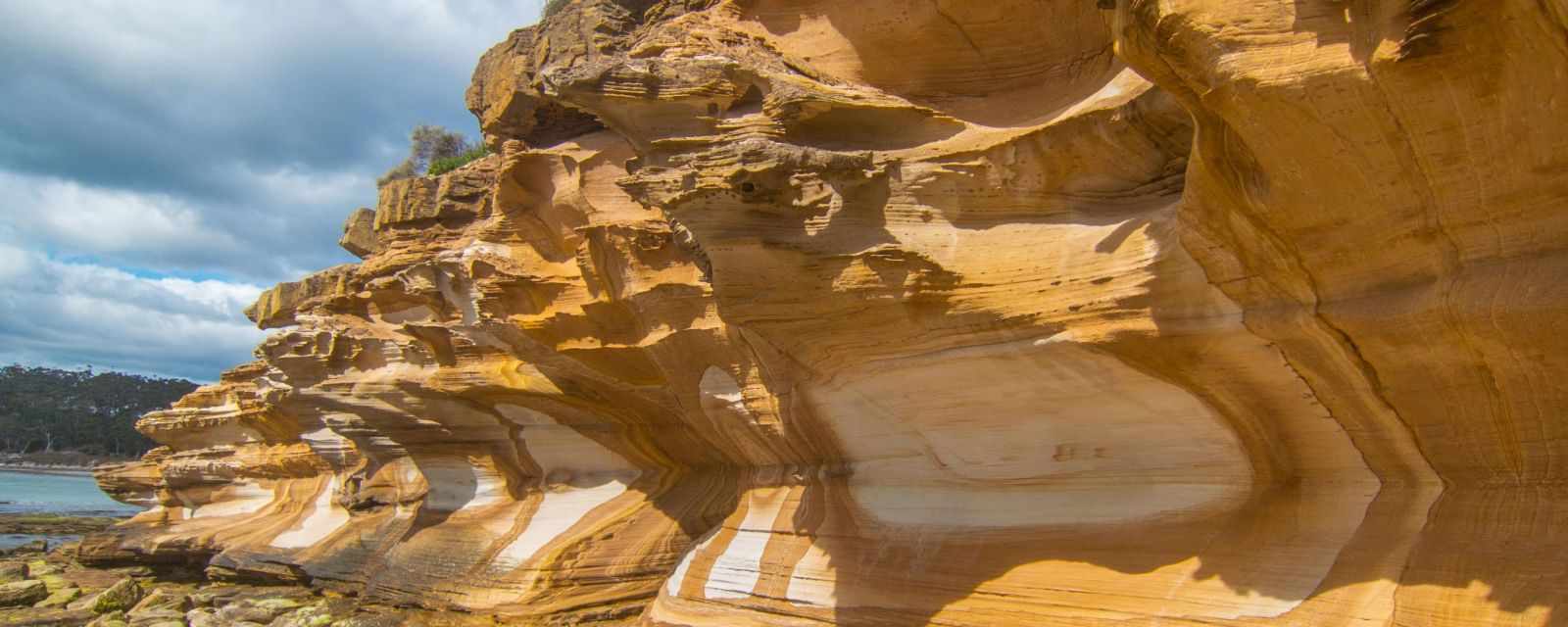 The Breathtaking Painted Cliffs on Maria Island | Best Time 2 Visit ...